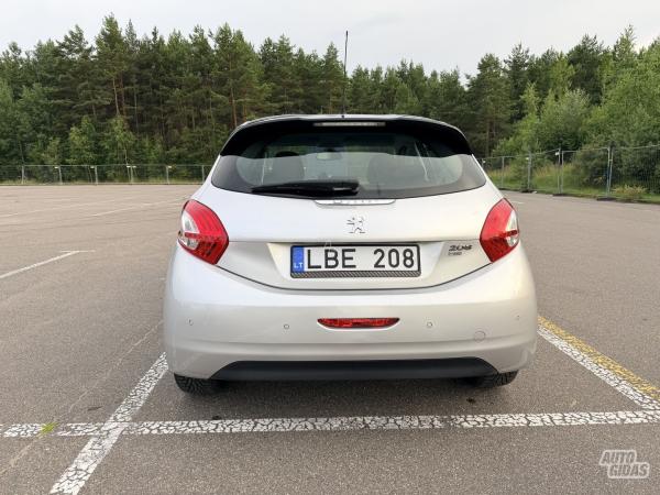 Grey Peugeot 208 2013 in Vilnius, with an engine capacity of 1.60 L and mileage of 106 thousand km for 5200 €, photo 7 on AUTOMOTO.COM.LV