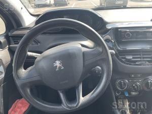 Pelēks Peugeot 208 2013 Daugavpils, ar dzinēja tilpumu 1.40 L un nobraukumu 132 tūkst. km par 3000 €, foto 3 vietnē AUTOMOTO.COM.LV