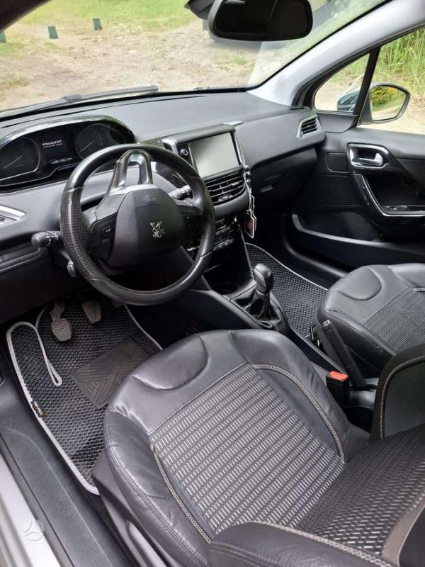 Pelēks Peugeot 208 2013 Viļņa, ar dzinēja tilpumu 1.56 L un nobraukumu 259 tūkst. km par 2800 €, foto 10 vietnē AUTOMOTO.COM.LV