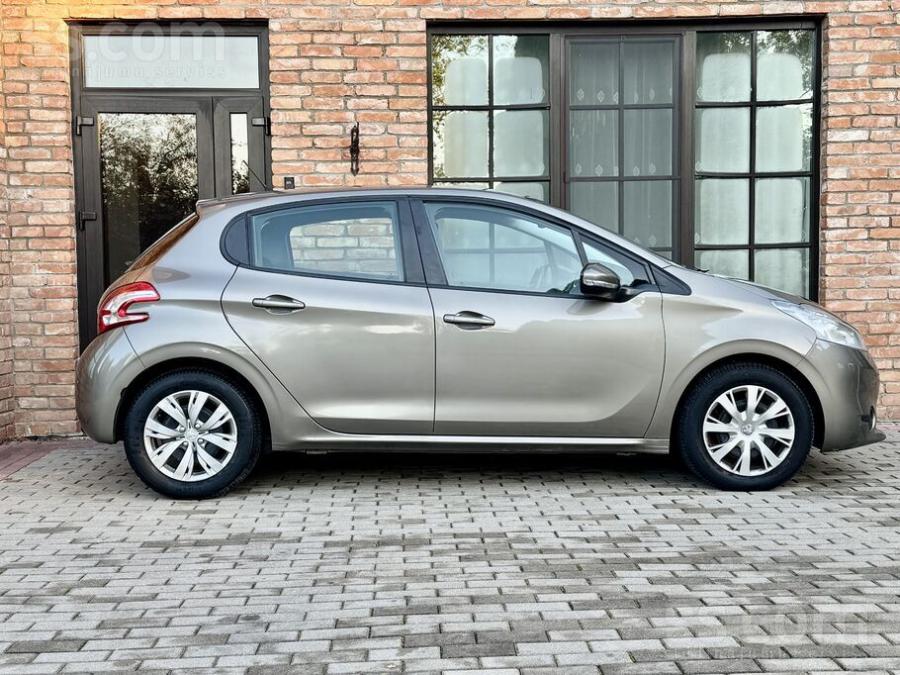 Pelēks Peugeot 208 2013 Jelgava, ar dzinēja tilpumu 1.20 L un nobraukumu 0 tūkst. km par 3300 €, foto 6 vietnē AUTOMOTO.COM.LV