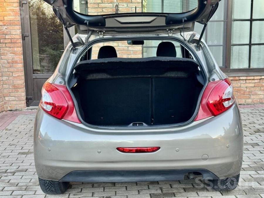 Pelēks Peugeot 208 2013 Jelgava, ar dzinēja tilpumu 1.20 L un nobraukumu 0 tūkst. km par 3300 €, foto 10 vietnē AUTOMOTO.COM.LV