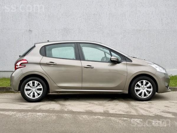 Pelēks Peugeot 208 2013 Jelgava, ar dzinēja tilpumu 1.20 L un nobraukumu 0 tūkst. km par 2750 €, foto 6 vietnē AUTOMOTO.COM.LV