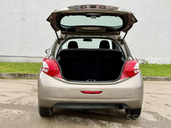 Pelēks Peugeot 208 2013 Jelgava, ar dzinēja tilpumu 1.20 L un nobraukumu 0 tūkst. km par 2750 €, foto 10 vietnē AUTOMOTO.COM.LV