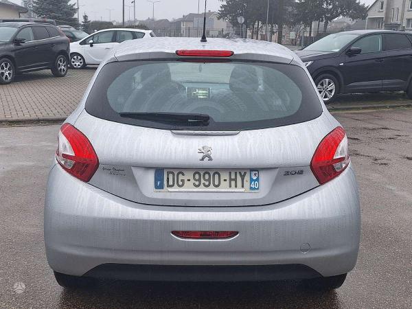 Pelēks Peugeot 208 2014 Tauragė, ar dzinēja tilpumu 1.00 L un nobraukumu 119 tūkst. km par 2950 €, foto 5 vietnē AUTOMOTO.COM.LV
