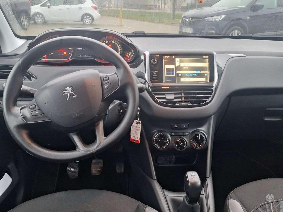 Grey Peugeot 208 2014 in Taurage, with an engine capacity of 1.00 L and mileage of 119 thousand km for 2950 €, photo 12 on AUTOMOTO.COM.LV