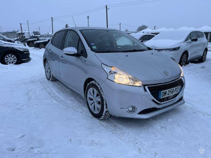 Pelēks Peugeot 208 2014 Tauragė, ar dzinēja tilpumu 1.20 L un nobraukumu 96 tūkst. km par 3100 €, foto 2 vietnē AUTOMOTO.COM.LV