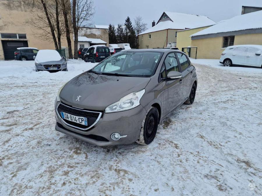 Pelēks Peugeot 208 2014 Tauragė, ar dzinēja tilpumu 1.20 L un nobraukumu 160 tūkst. km par 2200 €, foto 1 vietnē AUTOMOTO.COM.LV