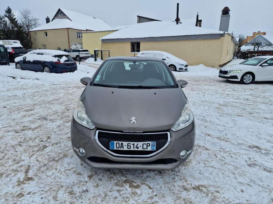 Pelēks Peugeot 208 2014 Tauragė, ar dzinēja tilpumu 1.20 L un nobraukumu 160 tūkst. km par 2200 €, foto 6 vietnē AUTOMOTO.COM.LV