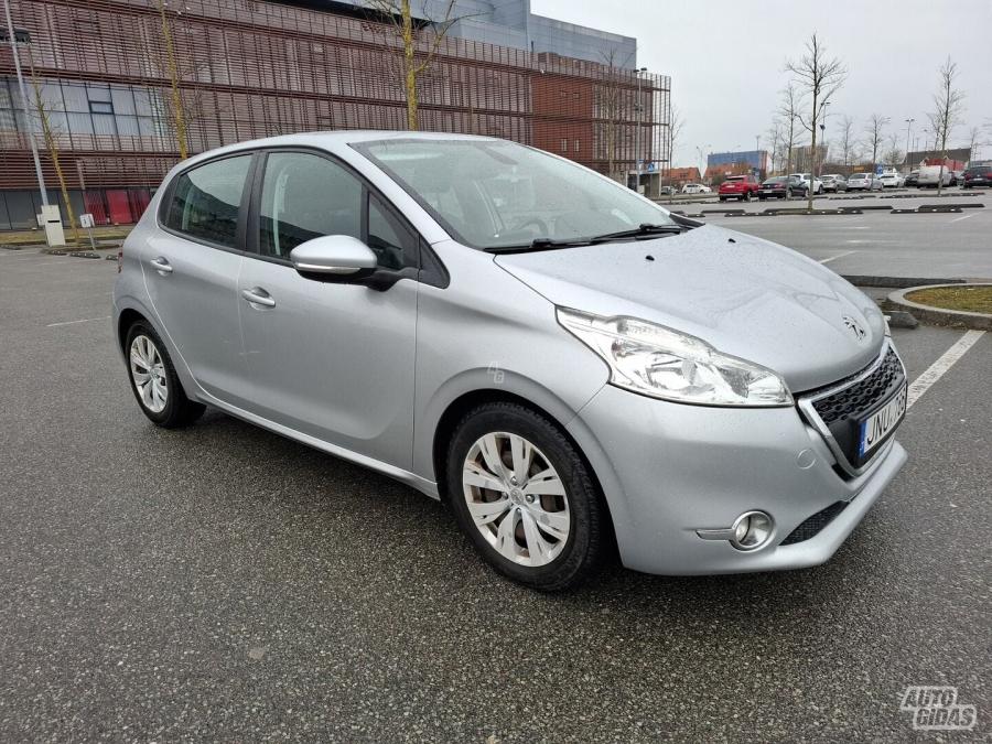 Grey Peugeot 208 2014 in Klaipeda, with an engine capacity of 1.60 L and mileage of 194 thousand km for 4100 €, photo 1 on AUTOMOTO.COM.LV