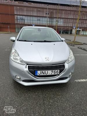 Grey Peugeot 208 2014 in Klaipeda, with an engine capacity of 1.60 L and mileage of 194 thousand km for 4100 €, photo 6 on AUTOMOTO.COM.LV