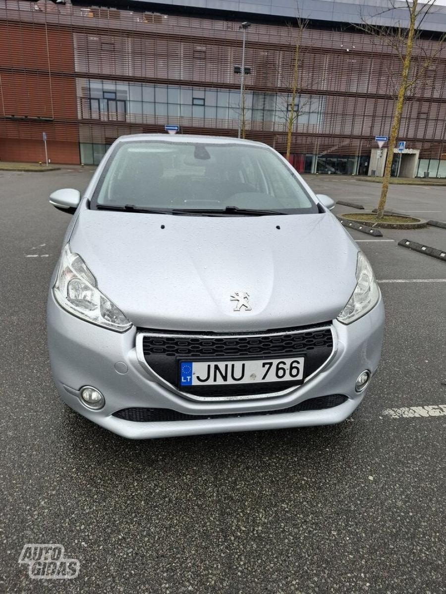 Grey Peugeot 208 2014 in Klaipeda, with an engine capacity of 1.60 L and mileage of 194 thousand km for 4100 €, photo 6 on AUTOMOTO.COM.LV