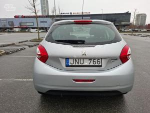 Grey Peugeot 208 2014 in Klaipeda, with an engine capacity of 1.60 L and mileage of 194 thousand km for 4100 €, photo 7 on AUTOMOTO.COM.LV