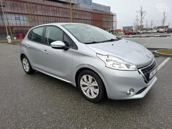 Pelēks Peugeot 208 2014 Klaipėda, ar dzinēja tilpumu 1.60 L un nobraukumu 194 tūkst. km par 3500 €, foto 1 vietnē AUTOMOTO.COM.LV