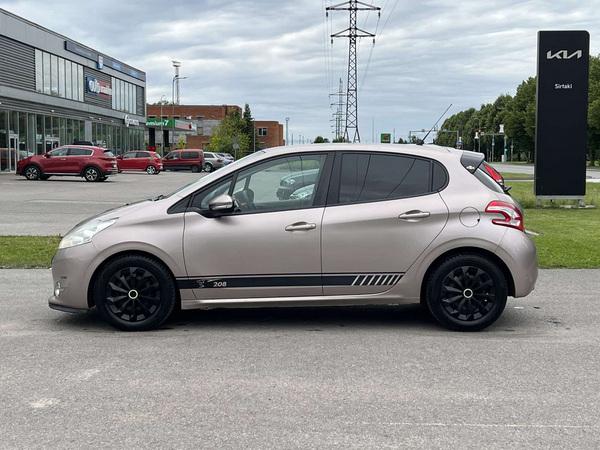 Grey Peugeot 208 2014 in Narva, with an engine capacity of 1.20 L and mileage of 168 thousand km for 2999 €, photo 4 on AUTOMOTO.COM.LV