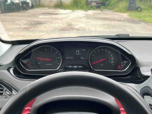 Pelēks Peugeot 208 2014 Narva, ar dzinēja tilpumu 1.20 L un nobraukumu 168 tūkst. km par 2999 €, foto 10 vietnē AUTOMOTO.COM.LV