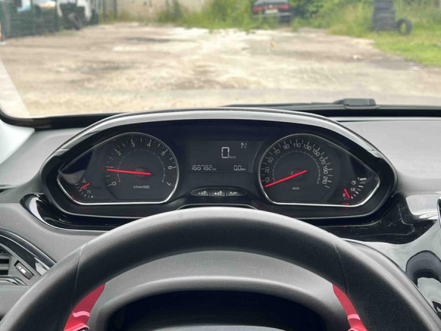 Pelēks Peugeot 208 2014 Narva, ar dzinēja tilpumu 1.20 L un nobraukumu 168 tūkst. km par 2999 €, foto 10 vietnē AUTOMOTO.COM.LV