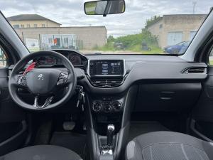 Pelēks Peugeot 208 2014 Narva, ar dzinēja tilpumu 1.20 L un nobraukumu 168 tūkst. km par 2999 €, foto 11 vietnē AUTOMOTO.COM.LV