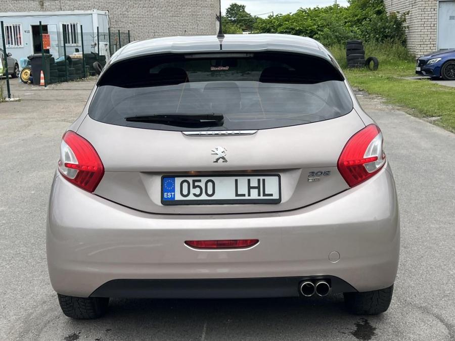 Pelēks Peugeot 208 2014 Narva, ar dzinēja tilpumu 1.20 L un nobraukumu 168 tūkst. km par 2999 €, foto 21 vietnē AUTOMOTO.COM.LV