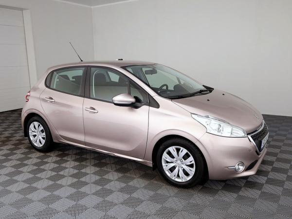 Pelēks Peugeot 208 2014 Tallina, ar dzinēja tilpumu 1.20 L un nobraukumu 105 tūkst. km par 2799 €, foto 9 vietnē AUTOMOTO.COM.LV