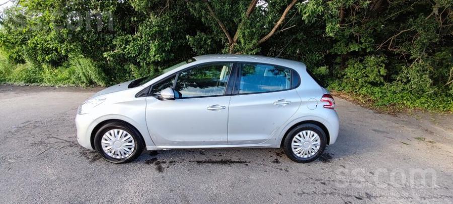 Pelēks Peugeot 208 2014 Jelgava, ar dzinēja tilpumu 1.20 L un nobraukumu 325 tūkst. km par 2450 €, foto 3 vietnē AUTOMOTO.COM.LV
