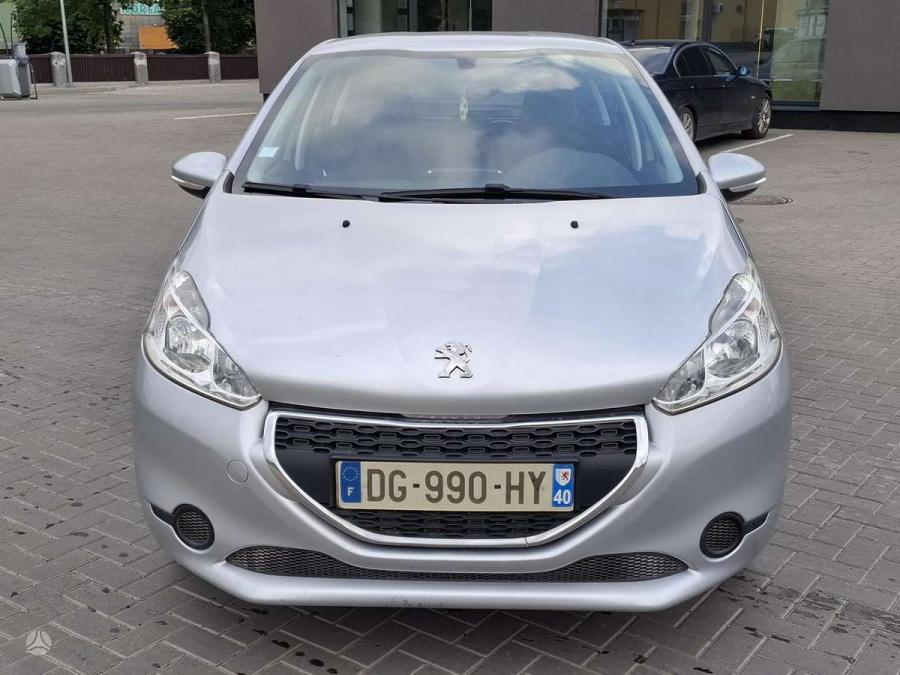 Pelēks Peugeot 208 2014 Tauragė, ar dzinēja tilpumu 1.00 L un nobraukumu 120 tūkst. km par 2900 €, foto 3 vietnē AUTOMOTO.COM.LV