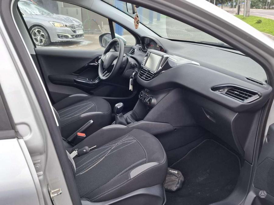 Pelēks Peugeot 208 2014 Tauragė, ar dzinēja tilpumu 1.00 L un nobraukumu 120 tūkst. km par 2900 €, foto 9 vietnē AUTOMOTO.COM.LV