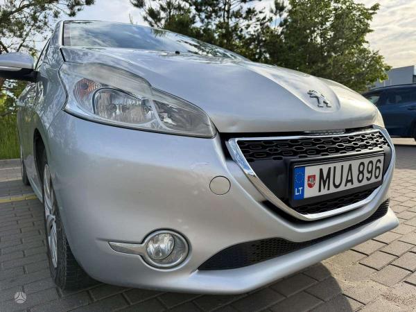 Grey Peugeot 208 2014 in Kaunas, with an engine capacity of 1.20 L and mileage of 183 thousand km for 3000 €, photo 9 on AUTOMOTO.COM.LV