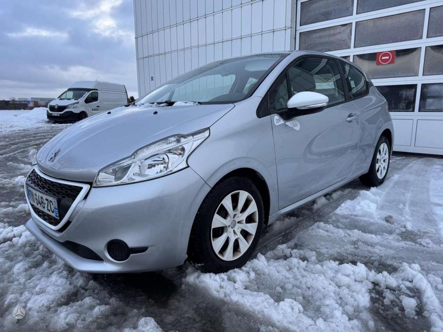Pelēks Peugeot 208 2015 Kretinga, ar dzinēja tilpumu 1.00 L un nobraukumu 166 tūkst. km par 2695 €, foto 5 vietnē AUTOMOTO.COM.LV