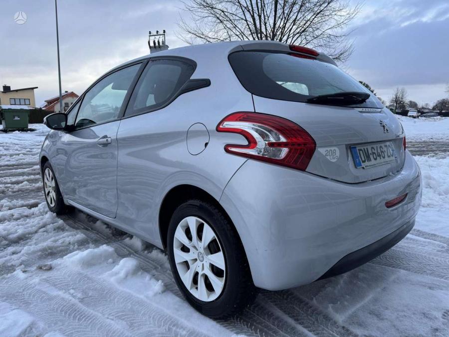 Pelēks Peugeot 208 2015 Kretinga, ar dzinēja tilpumu 1.00 L un nobraukumu 166 tūkst. km par 2695 €, foto 7 vietnē AUTOMOTO.COM.LV