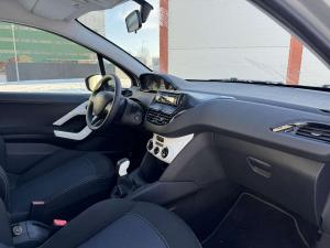 Pelēks Peugeot 208 2015 Kretinga, ar dzinēja tilpumu 1.00 L un nobraukumu 166 tūkst. km par 2695 €, foto 18 vietnē AUTOMOTO.COM.LV