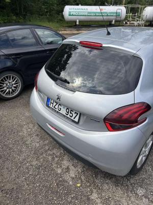 Grey Peugeot 208 2015 in Kaunas, with an engine capacity of 1.56 L and mileage of 240 thousand km for 3500 €, photo 5 on AUTOMOTO.COM.LV