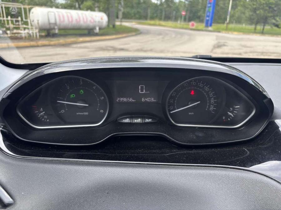 Grey Peugeot 208 2015 in Kaunas, with an engine capacity of 1.56 L and mileage of 240 thousand km for 3500 €, photo 14 on AUTOMOTO.COM.LV