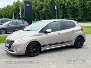 Pelēks Peugeot 208 2015 Narva, ar dzinēja tilpumu 1.20 L un nobraukumu 168 tūkst. km par 2999 €, foto  vietnē AUTOMOTO.COM.LV