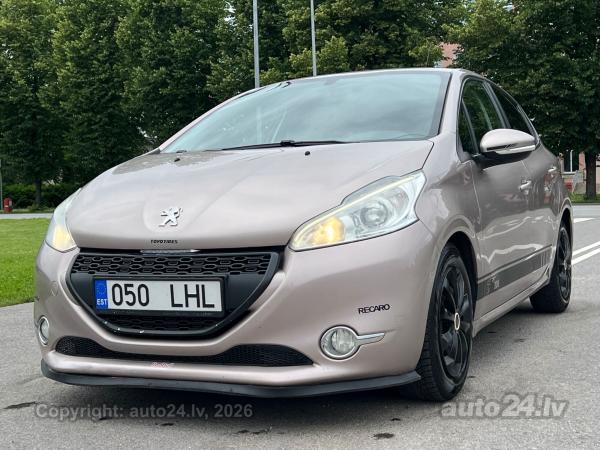 Pelēks Peugeot 208 2015 Narva, ar dzinēja tilpumu 1.20 L un nobraukumu 168 tūkst. km par 2999 €, foto 2 vietnē AUTOMOTO.COM.LV