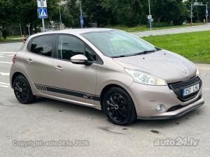 Pelēks Peugeot 208 2015 Narva, ar dzinēja tilpumu 1.20 L un nobraukumu 168 tūkst. km par 2999 €, foto 4 vietnē AUTOMOTO.COM.LV