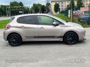 Pelēks Peugeot 208 2015 Narva, ar dzinēja tilpumu 1.20 L un nobraukumu 168 tūkst. km par 2999 €, foto 5 vietnē AUTOMOTO.COM.LV