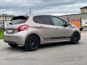 Pelēks Peugeot 208 2015 Narva, ar dzinēja tilpumu 1.20 L un nobraukumu 168 tūkst. km par 2999 €, foto 7 vietnē AUTOMOTO.COM.LV