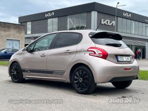 Pelēks Peugeot 208 2015 Narva, ar dzinēja tilpumu 1.20 L un nobraukumu 168 tūkst. km par 2999 €, foto 8 vietnē AUTOMOTO.COM.LV