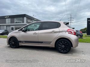 Pelēks Peugeot 208 2015 Narva, ar dzinēja tilpumu 1.20 L un nobraukumu 168 tūkst. km par 2999 €, foto 20 vietnē AUTOMOTO.COM.LV