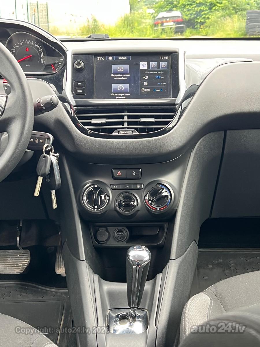 Pelēks Peugeot 208 2015 Narva, ar dzinēja tilpumu 1.20 L un nobraukumu 168 tūkst. km par 2999 €, foto 26 vietnē AUTOMOTO.COM.LV