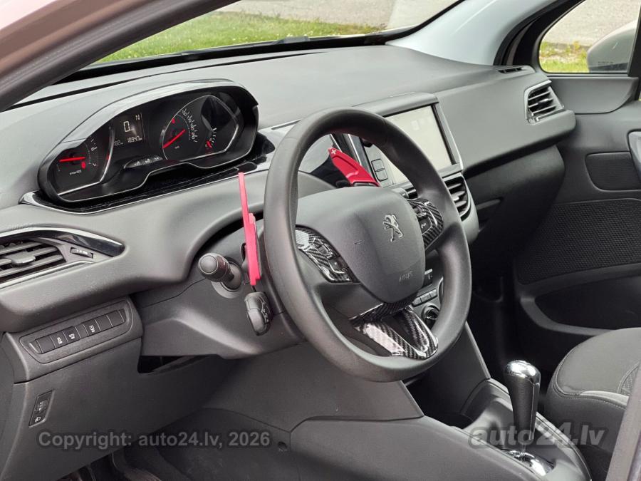 Pelēks Peugeot 208 2015 Narva, ar dzinēja tilpumu 1.20 L un nobraukumu 168 tūkst. km par 2999 €, foto 30 vietnē AUTOMOTO.COM.LV