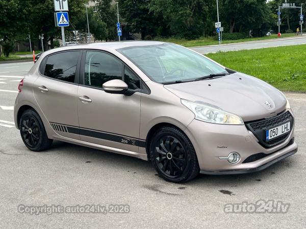 Pelēks Peugeot 208 2015 Narva, ar dzinēja tilpumu 1.20 L un nobraukumu 168 tūkst. km par 2999 €, foto 3 vietnē AUTOMOTO.COM.LV