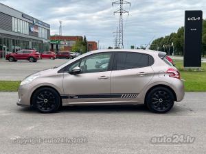 Pelēks Peugeot 208 2015 Narva, ar dzinēja tilpumu 1.20 L un nobraukumu 168 tūkst. km par 2999 €, foto 11 vietnē AUTOMOTO.COM.LV