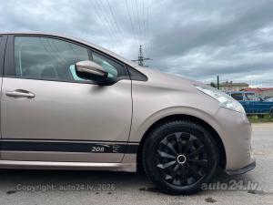 Pelēks Peugeot 208 2015 Narva, ar dzinēja tilpumu 1.20 L un nobraukumu 168 tūkst. km par 2999 €, foto 16 vietnē AUTOMOTO.COM.LV