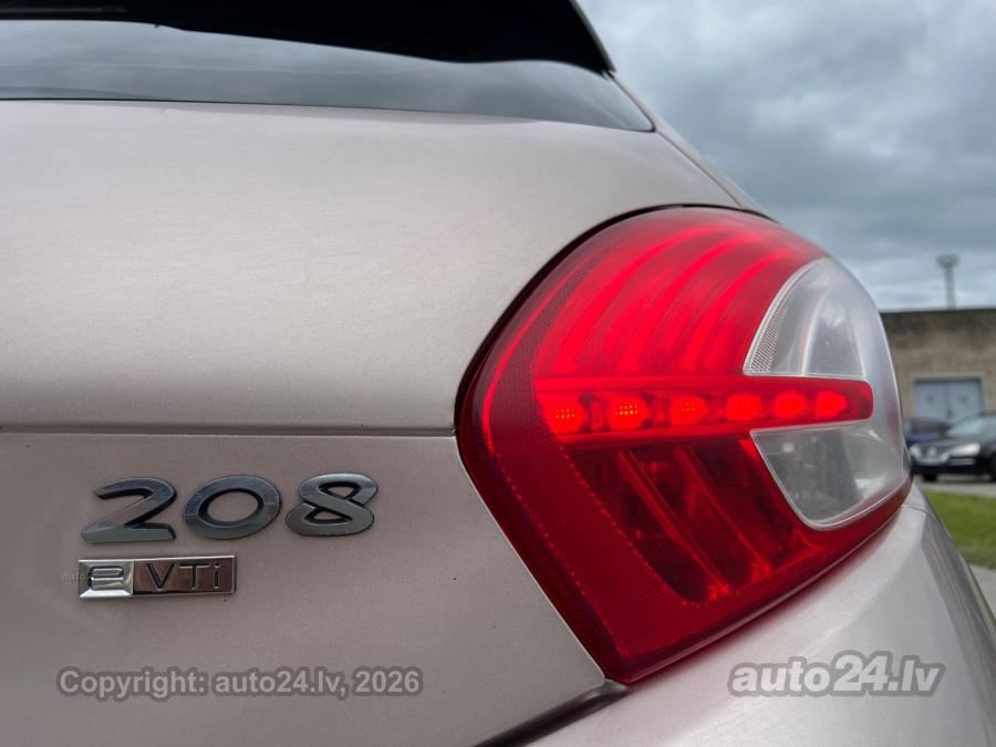 Pelēks Peugeot 208 2015 Narva, ar dzinēja tilpumu 1.20 L un nobraukumu 168 tūkst. km par 2999 €, foto 19 vietnē AUTOMOTO.COM.LV