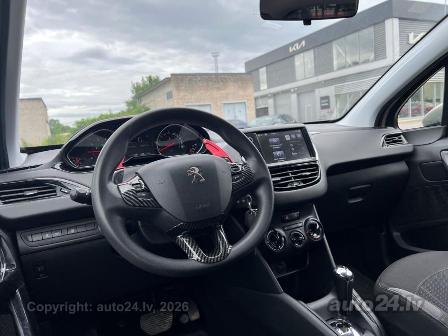 Pelēks Peugeot 208 2015 Narva, ar dzinēja tilpumu 1.20 L un nobraukumu 168 tūkst. km par 2999 €, foto 28 vietnē AUTOMOTO.COM.LV