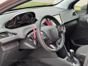 Pelēks Peugeot 208 2015 Narva, ar dzinēja tilpumu 1.20 L un nobraukumu 168 tūkst. km par 2999 €, foto 30 vietnē AUTOMOTO.COM.LV