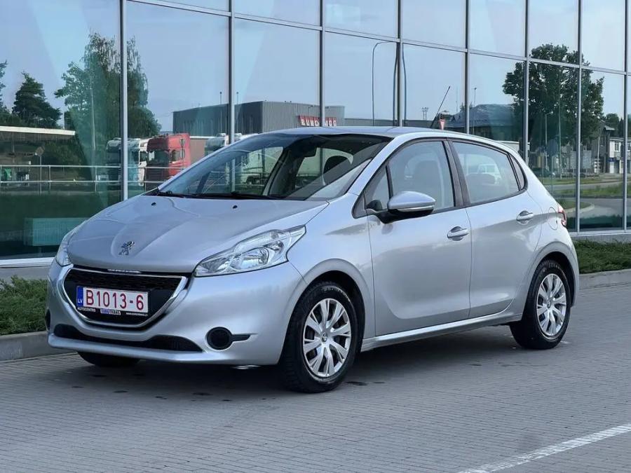Pelēks Peugeot 208 2015 Rēzekne, ar dzinēja tilpumu 1.00 L un nobraukumu 141 tūkst. km par 2650 €, foto 3 vietnē AUTOMOTO.COM.LV