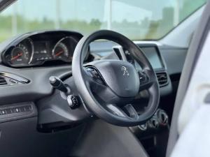 Pelēks Peugeot 208 2015 Rēzekne, ar dzinēja tilpumu 1.00 L un nobraukumu 141 tūkst. km par 2650 €, foto 14 vietnē AUTOMOTO.COM.LV