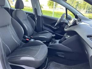 Pelēks Peugeot 208 2015 Rēzekne, ar dzinēja tilpumu 1.00 L un nobraukumu 141 tūkst. km par 2650 €, foto 15 vietnē AUTOMOTO.COM.LV